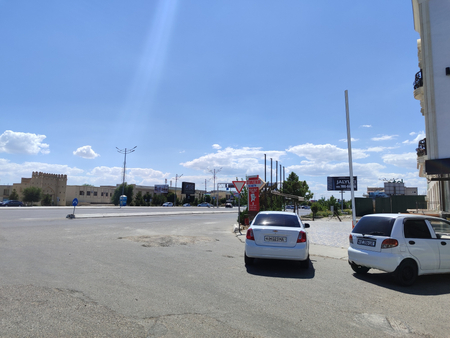 Samarqand Darvoza yonida 3 qavatli Tayyor bino sotuvda