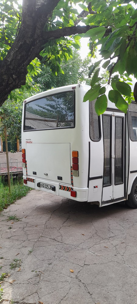 Продается Автобус Исузи мр 37 2012 года Метан