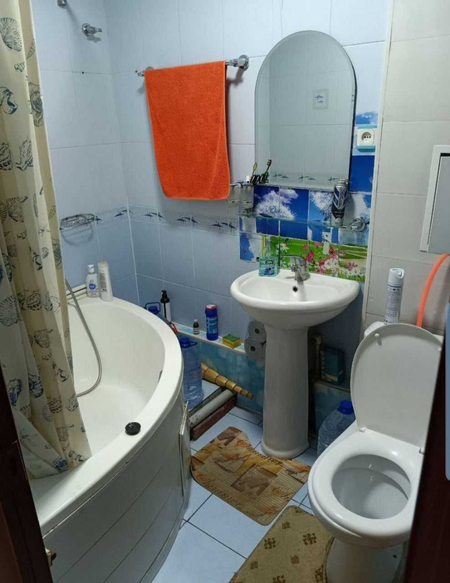 Срочно продаю 1 комнатную переделанную в 2х в центре, Новза (157348)