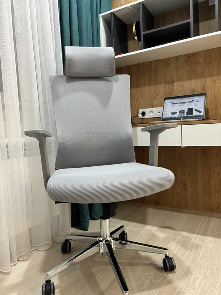 удобное офисное кресло ERGO Morian HB Grey, меньше месяца используется