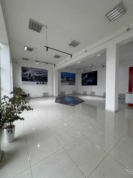 Здание вдоль дороги ул.Фаргона йули 2-этажа 900 м² парк на 20 машин