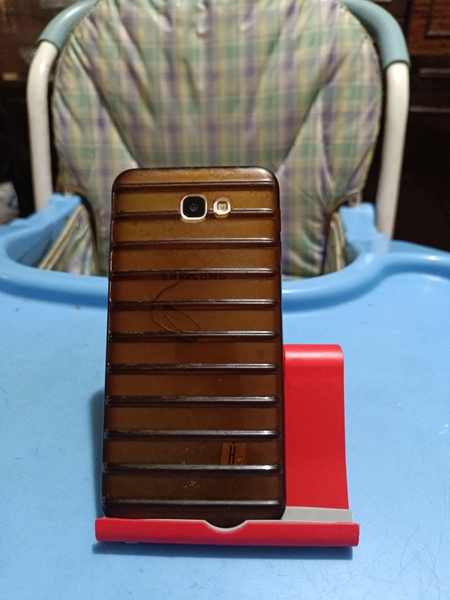 Телефон Samsung J5preim