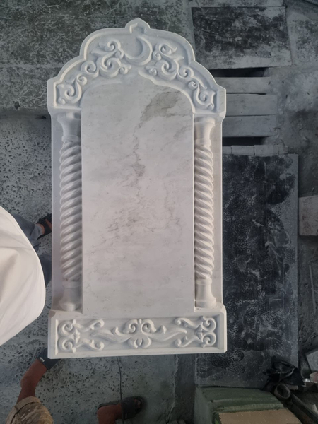 Qabr toshlari pamyatniki