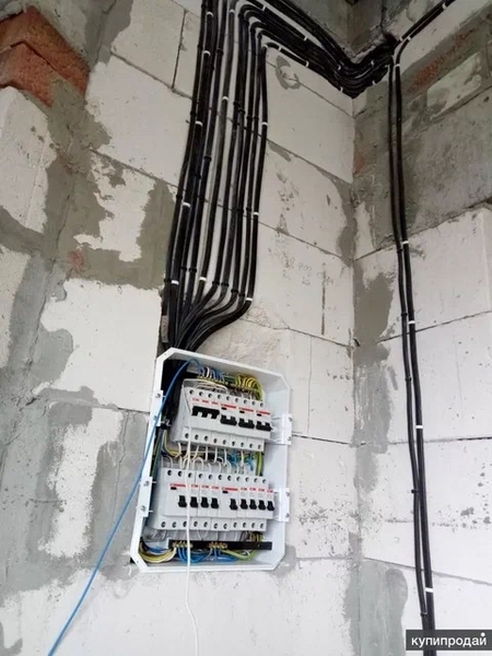 Сантехнические и электромонтажные работы любой сложности.