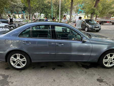 Mercedes Benz w211