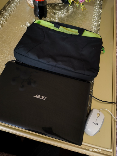 Ноутбук Acer сотилади