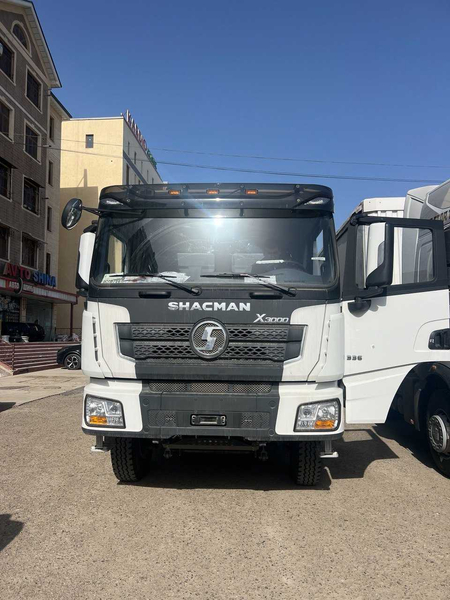 Shacman soliladi