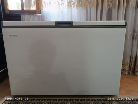 Продам морозильник лар