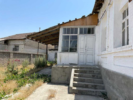 Кук теракда 16 сотих ховли уй  сотилади.