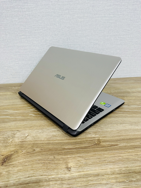 Стильный ASUS 4 Ядерный, Мощный, Игровой ноутбук в как новом состоянии