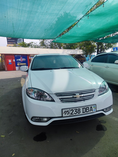 Gentra sotiladi 86000 yurgan