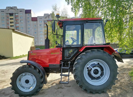 MTZ 892.2 traktor yaxshi holatda