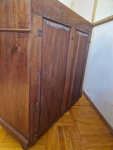Антикварный комод