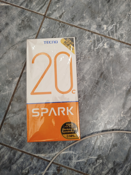 Продается смартфон Tecno Spark 20 C 4/128