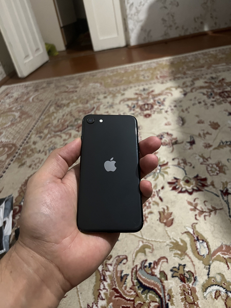 iphone se 2020 жойи 128 gb 70 y.e 3 та бор