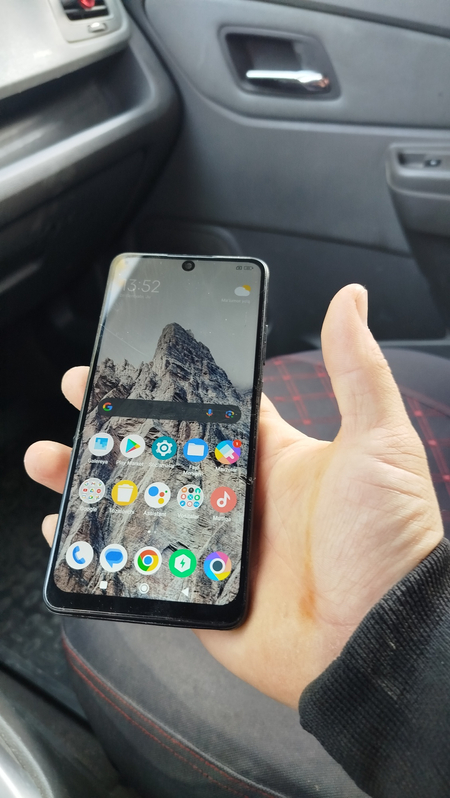 Poco x4 pro 5g 12x256gb telefon sotiladi