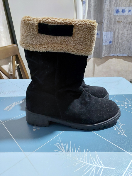 Продаю сапожки, новые, разм. 36