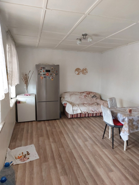 Нуравшан тойтепа центр дом 5 сот, 195 кв.м 4 ком,кухня,столовая,прихож