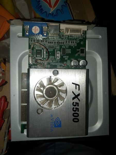 Ddr 1 videokarta 2 tasi birga