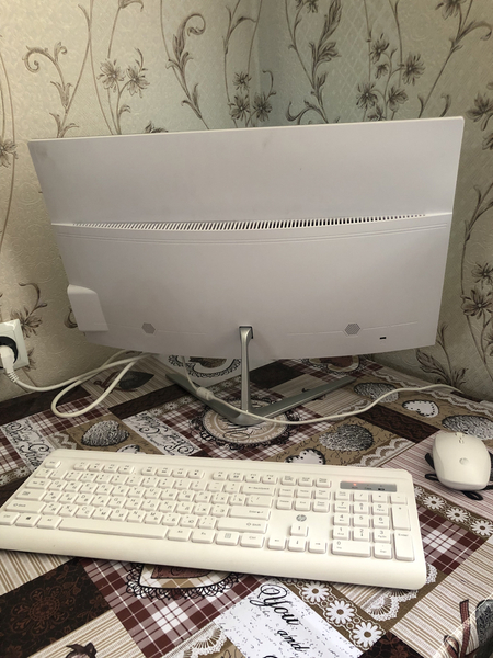 Hp kompyuteri sotiladi srochna!