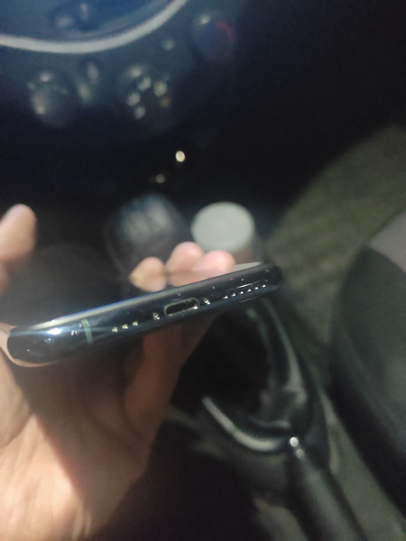 Ayfon 11 pro srocha sotiladi 64GB