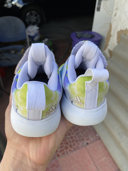 Кроссовки adidas на девочку
