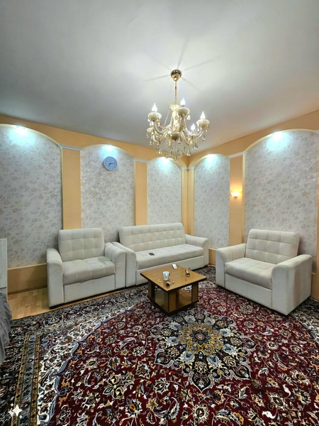 Мирзо Улугбекский р-он Шастри. Ор-р кафе Бек 2/8/9  60м²