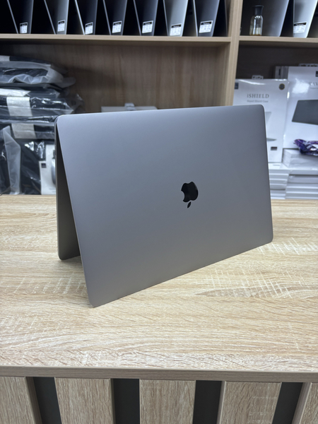 Macbook pro 2019 core i9 32/2Tb