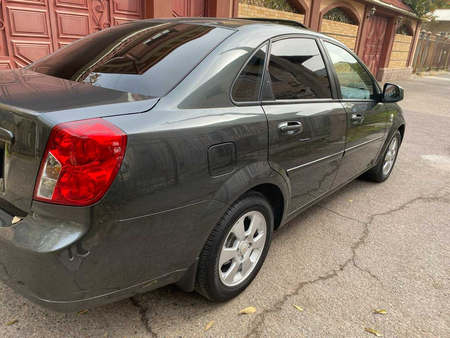 Продам свою Lacetti 2023 пробег 15 000 км. чистая