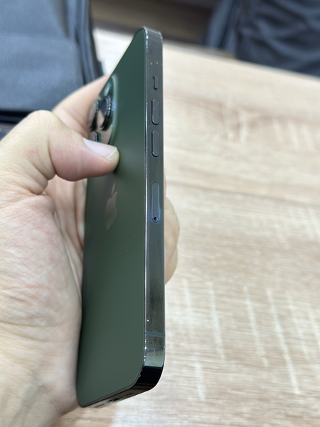 iPhone 13 pro (green)