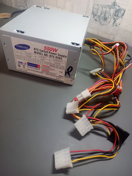 Блок питания от Samsung на 550W