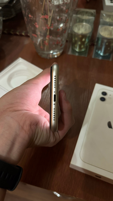 Продам iPhone 11