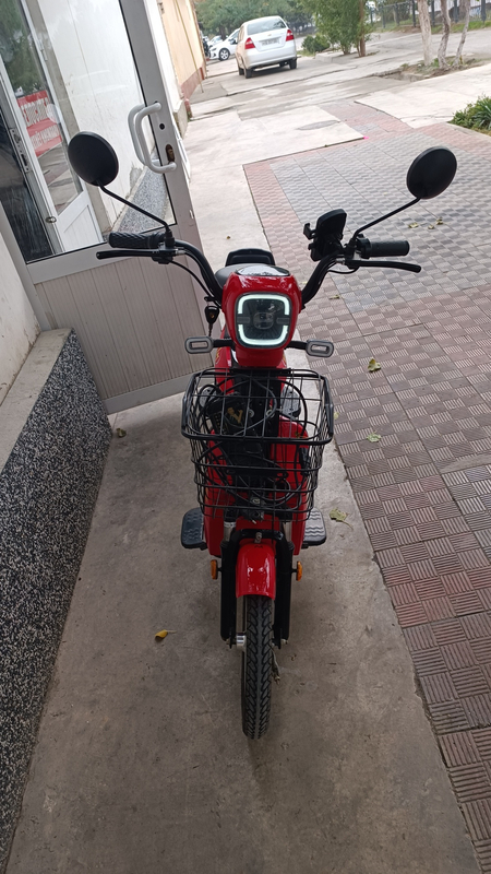 Skuter qizil 16x diskali