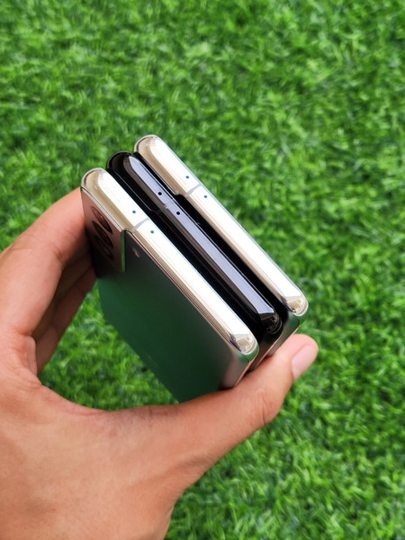 Samsung Galaxy S21 Plus (5G). OzU 8/256 GB. Garantya bor. Batare zo'r