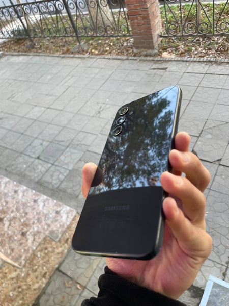 Samsung A 24 6/128 GB sotiladi.