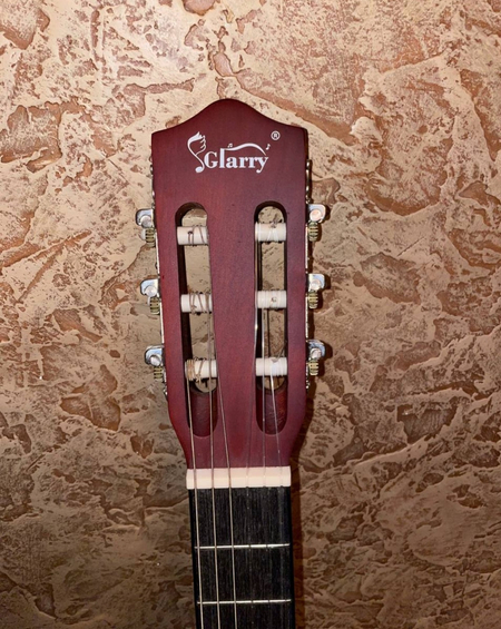 Gitara Glarry yengi