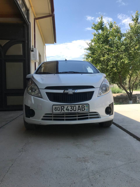 Avtomobil SPARK sotiladi