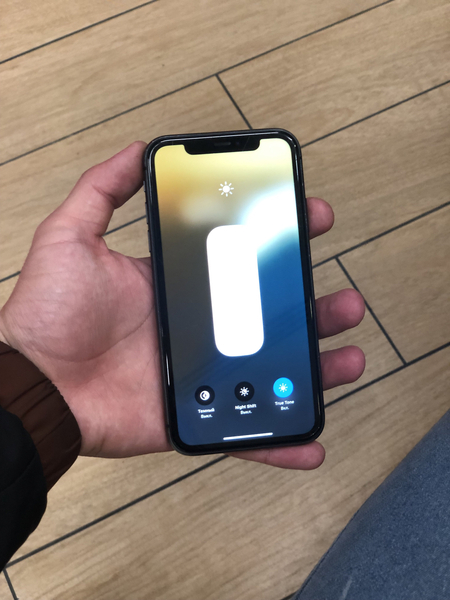Iphone 11 sotiladi