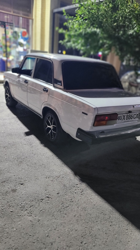 Jiguli 2107 benzinda salondan