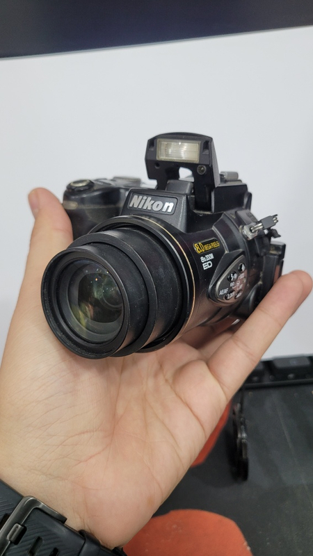 Nikon Coolpix 8700