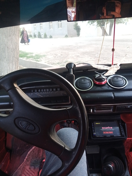 Mashina sotiladi 011 zor mashina pul zaril uchun sotlayapti