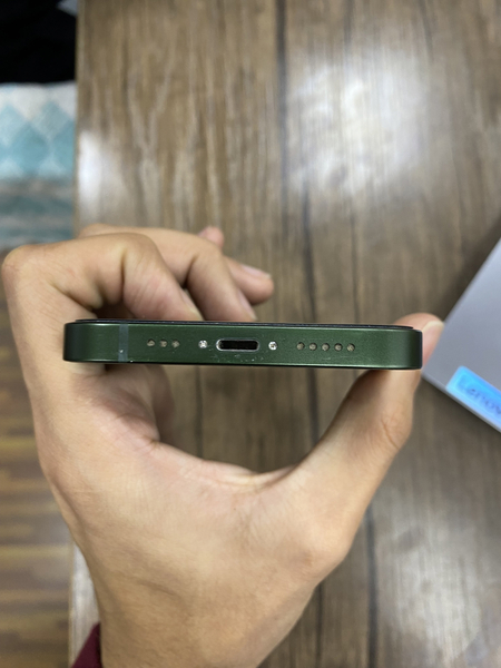 продам Iphone 13 128 green