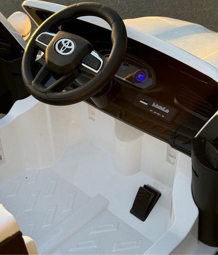 ДЕТСКАЯ МАШИНА Toyota 12V 4WD от 1 года до 5 лет доставка есть 24.7