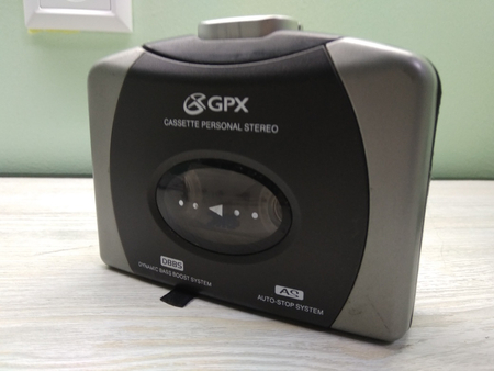 Плеер GPX кассетный.