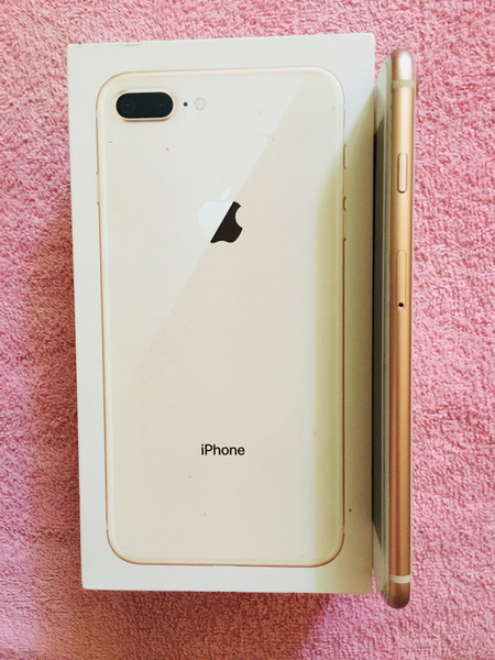 iPhone 8+ В хорошем состоянии