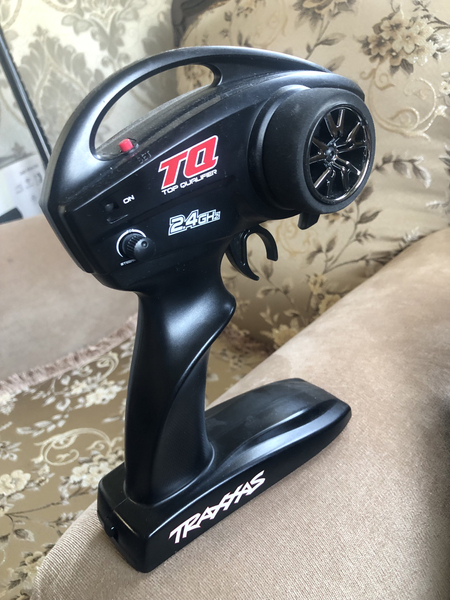 Машина TRAXXAS SLASH 2WD на радиоуправлениии из США