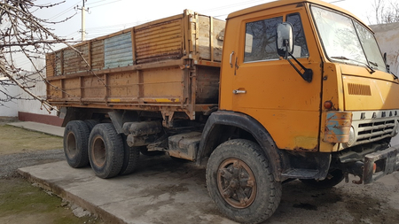 Kamaz 1989 yil sotiladi