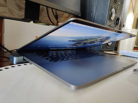 MacBook Pro 16 / Core i9 / 32 RAM / 512 SSD