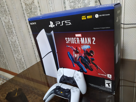 PS5 Slim Digital 1TB 2ta joystick va oyinlar bilan
