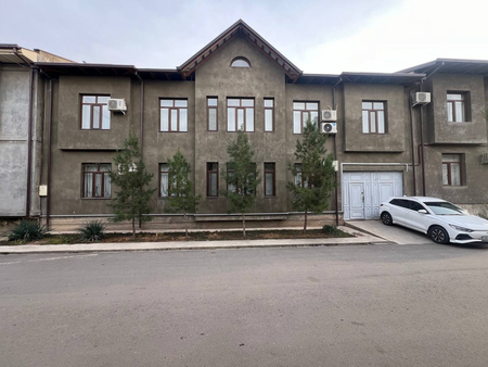 Аренда участка 4 соти Чукурсойда 7 хона хамма шароит бор узок муддатга